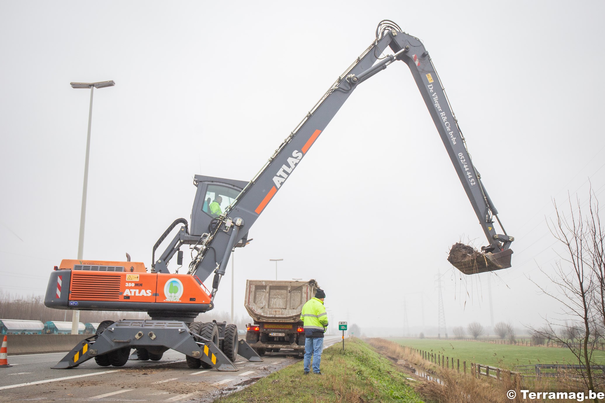 Atlas MH 350 in actie [VIDEO] - terramag.be